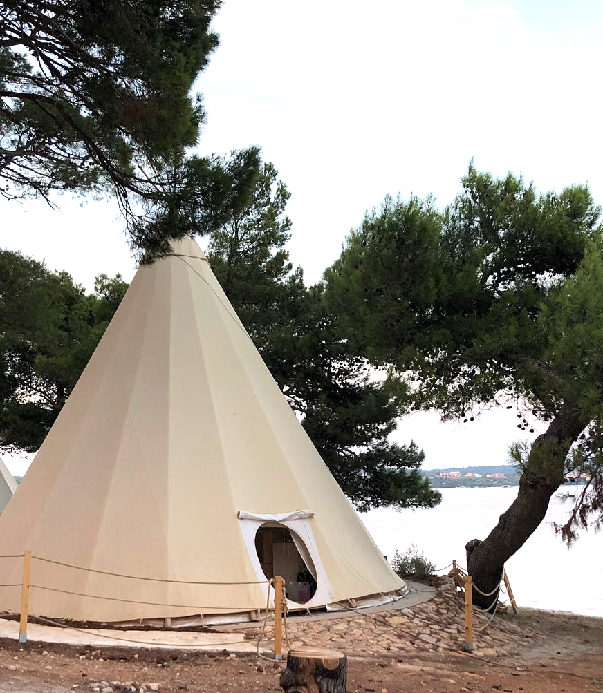 Camp tipi - Un tipi confortable pour des nuits insolites - TIPI-TENTE