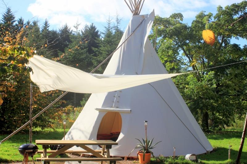 Le Tipi Traditionnel - Fabrication artisanale diamètre 4m à 8m