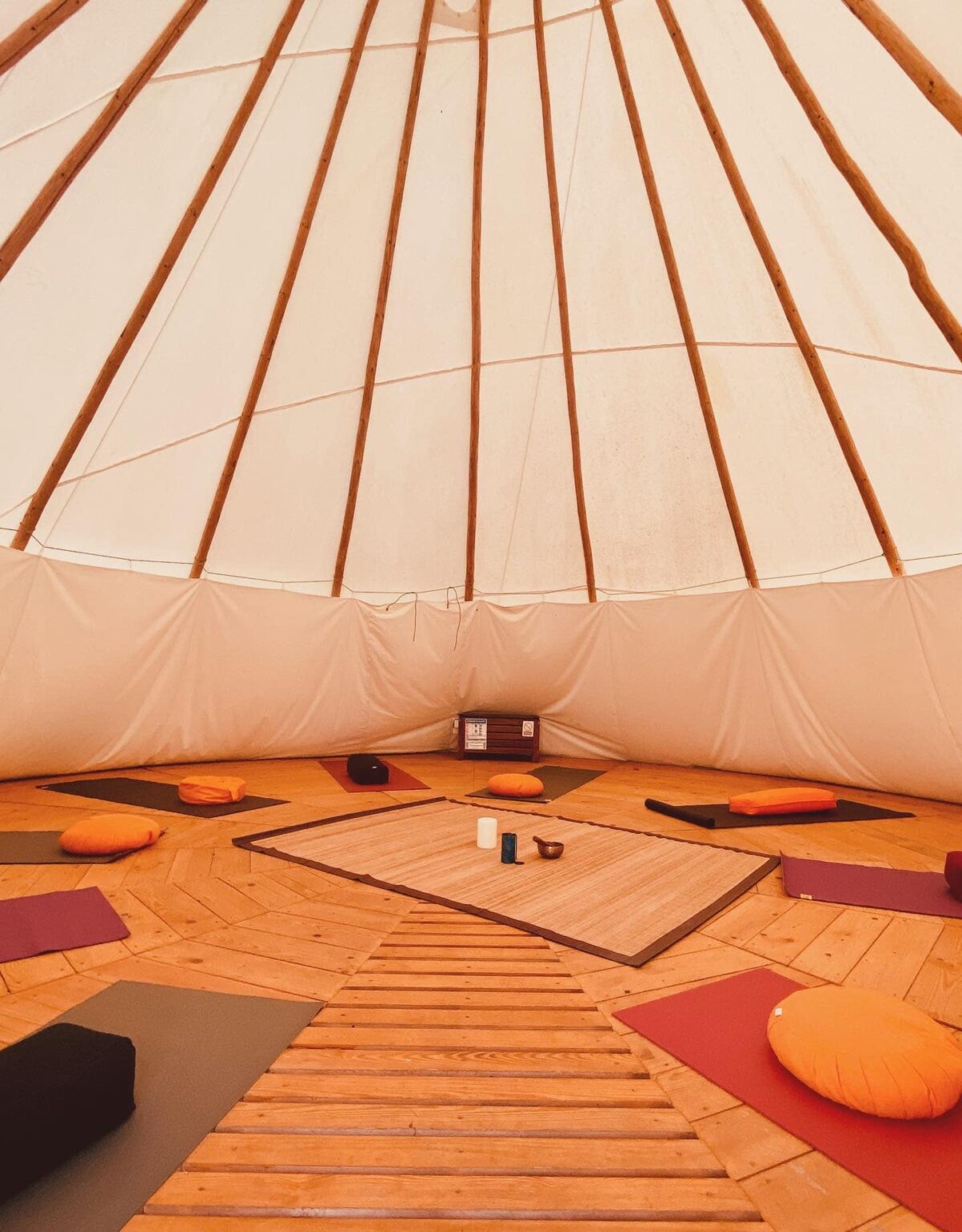 Tipi Traditionnel vs Camp Tipi : comparatif habitat insolite